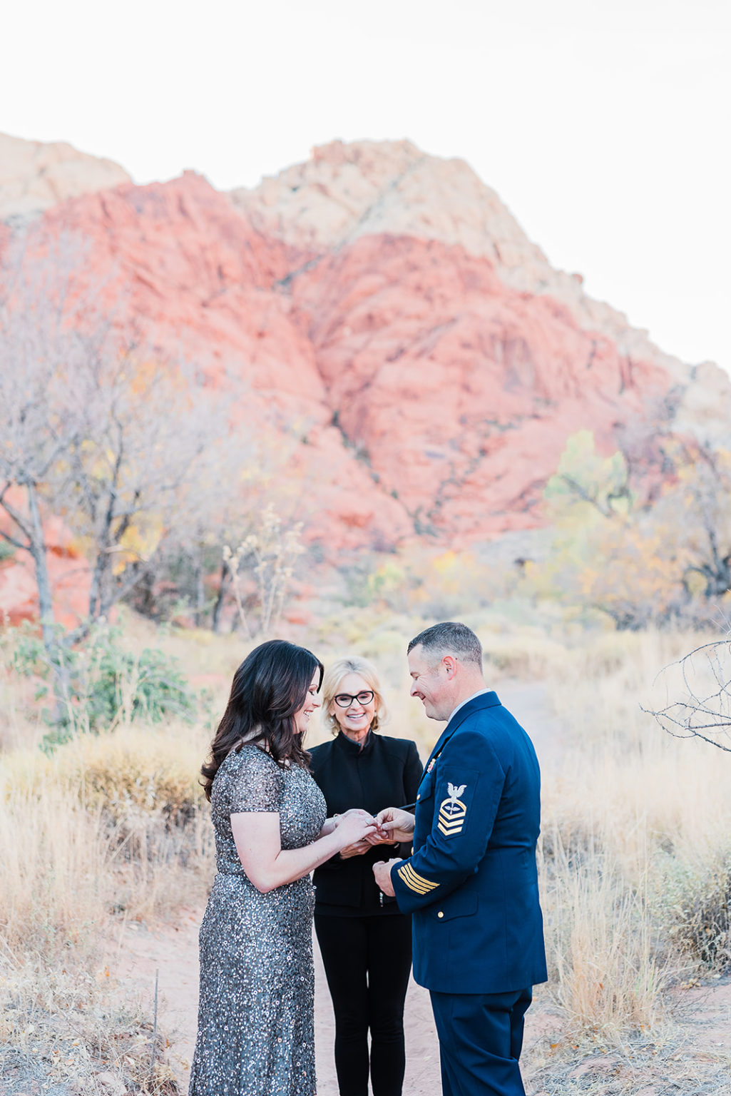 Red Rock Canyon Wedding| A Guide to Getting Married at Red Rock Canyon ...
