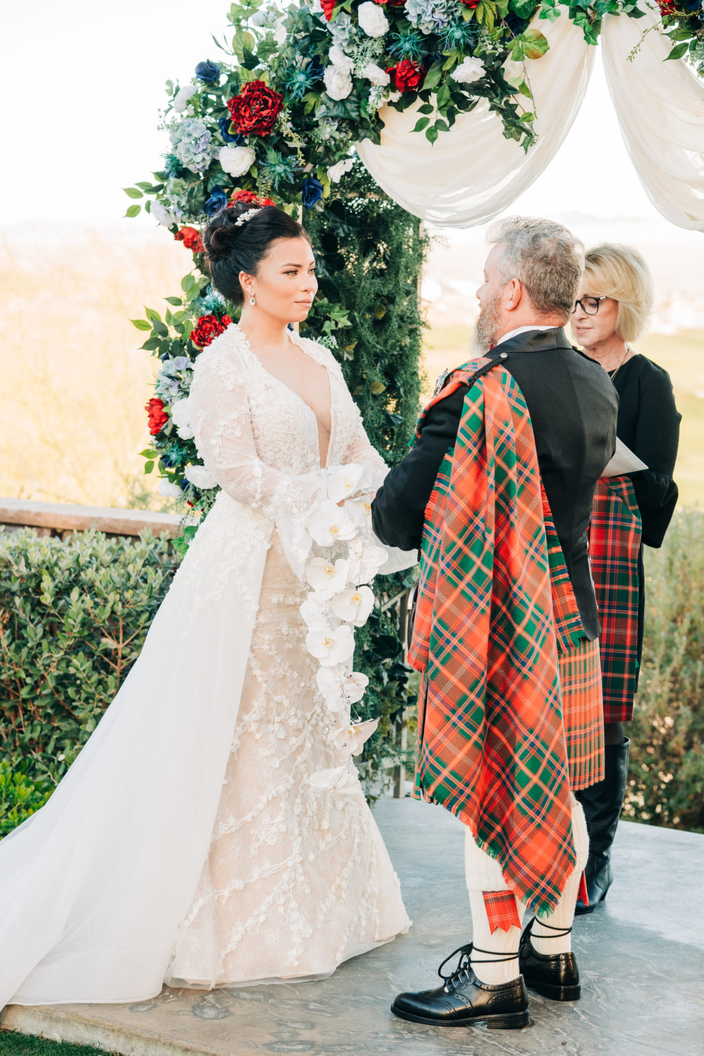An Intimate and Secluded Scottish Ceremony - elopementlasvegas.com