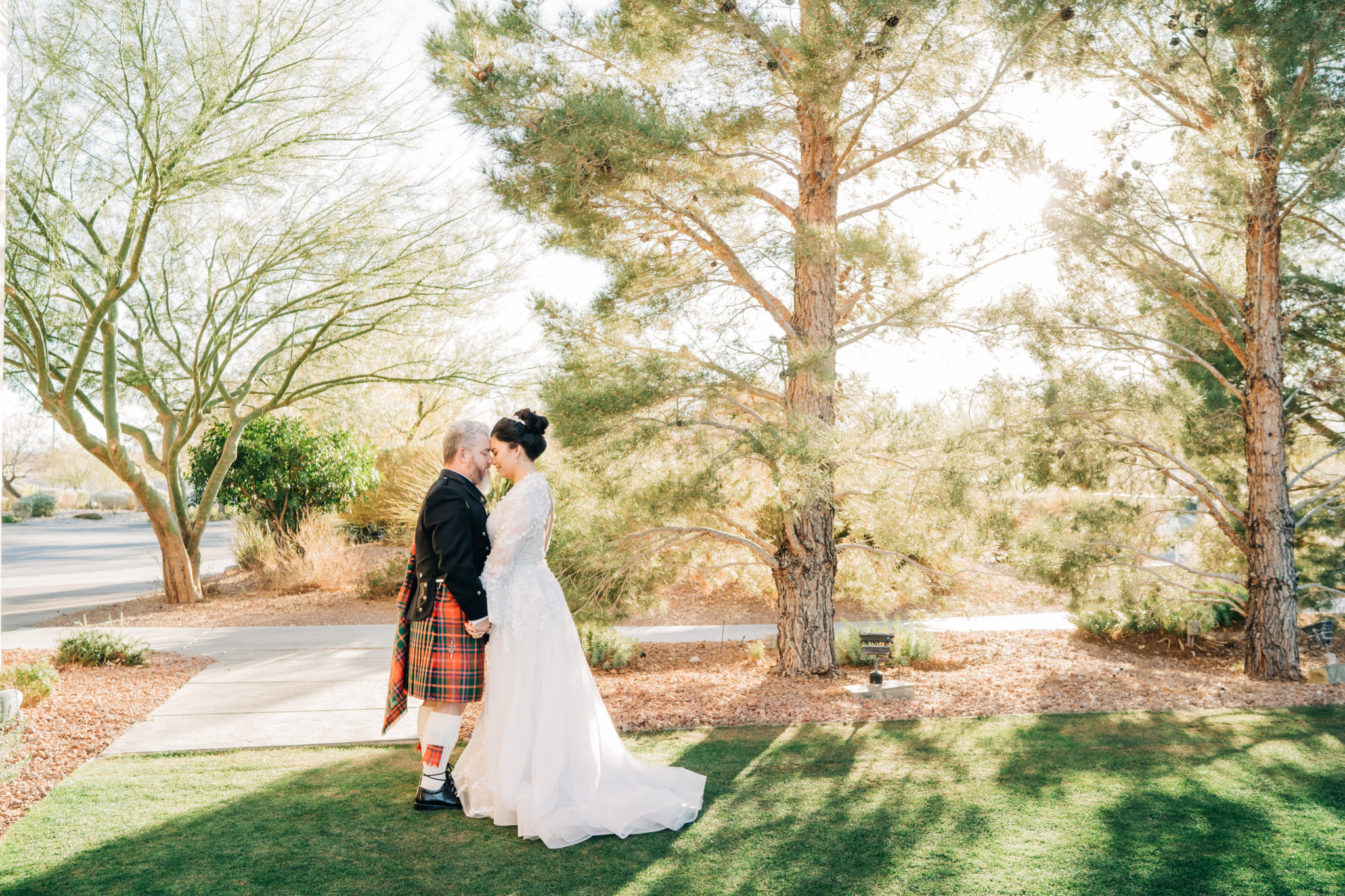 An Intimate and Secluded Scottish Ceremony - elopementlasvegas.com